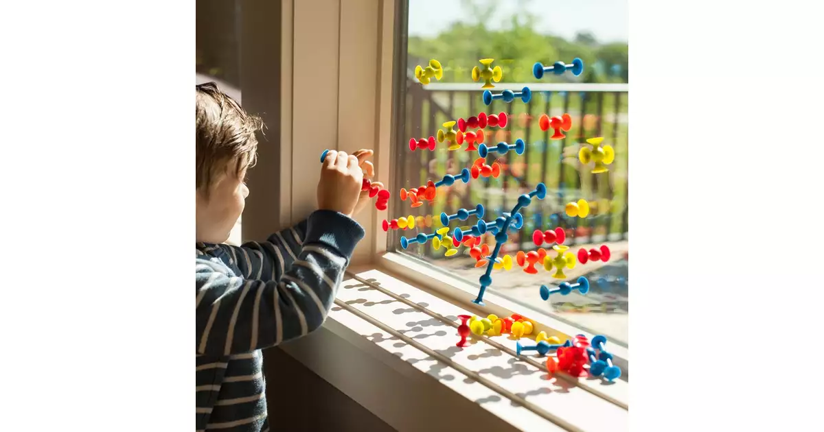 Fat Brain Toys: Przyssawki Mini Squigz, 75 el. - opinie - lefleo